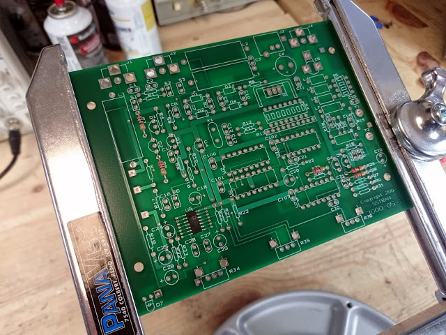 Building the SSTRAN Part 15 Low Power AM Transmitter Kit | RETROVOLTAGE